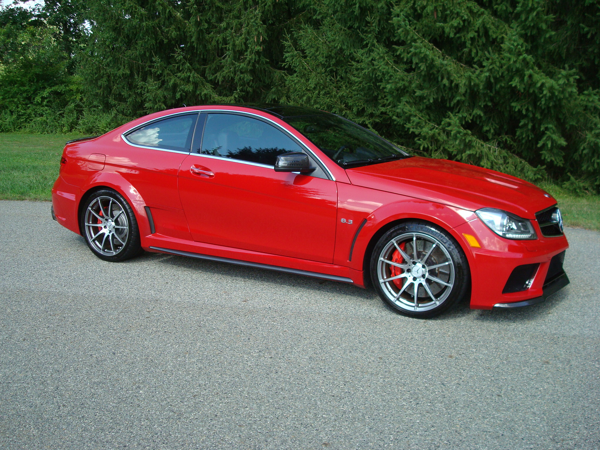Mercedes Amg C63 Red